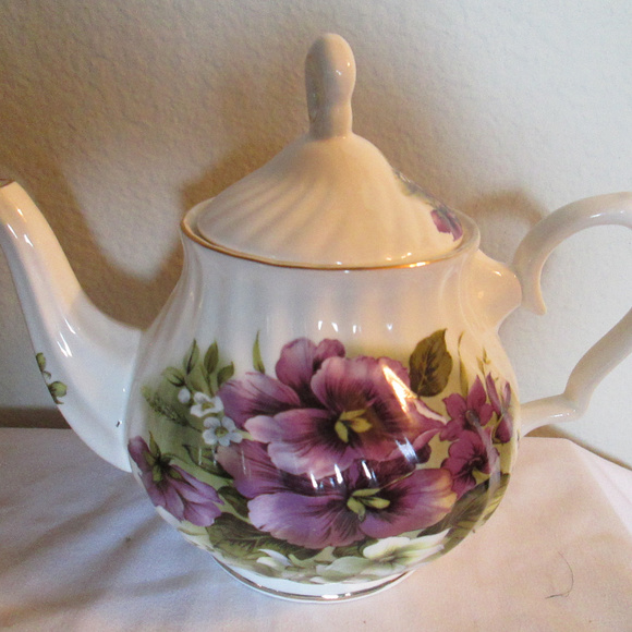 Gracie Teaware | Kitchen | Gracie Teapot And Creamer Purple Pansy ...
